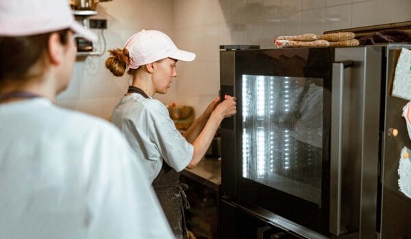 Oven Roti: Sejarah dan Perannya dalam Dunia Kuliner