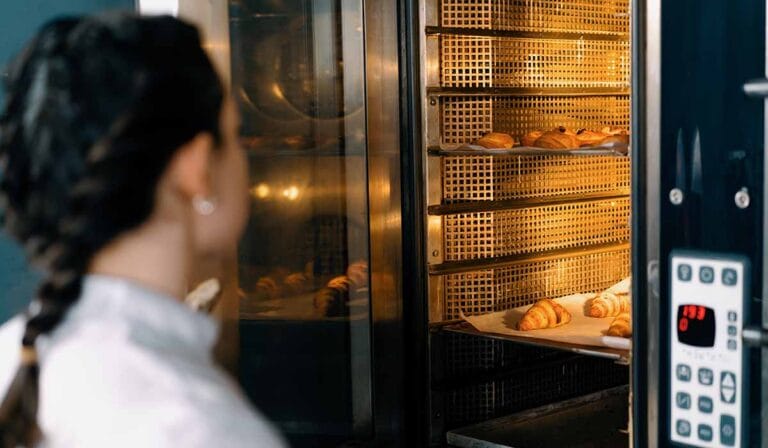 Oven Roti: Sejarah dan Perannya dalam Dunia Kuliner