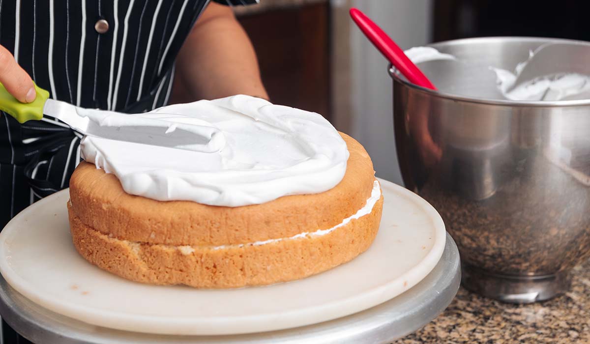 Sponge cake Adalah: Pengertian, Sejarah, serta Teknik Pembuatannya